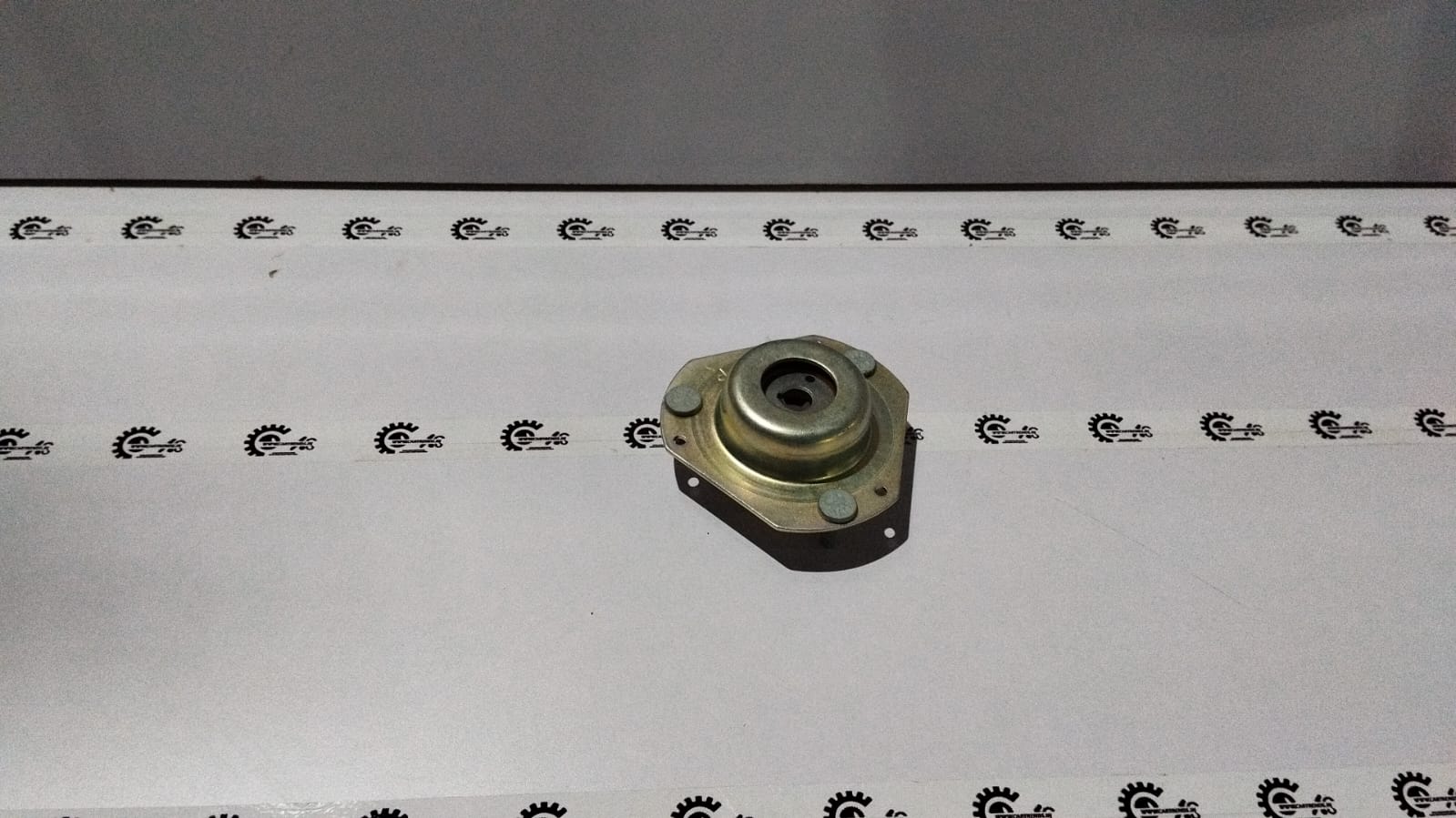 E4BZ3A197A - SHOCKER MOUNT FIGO – CarTrends
