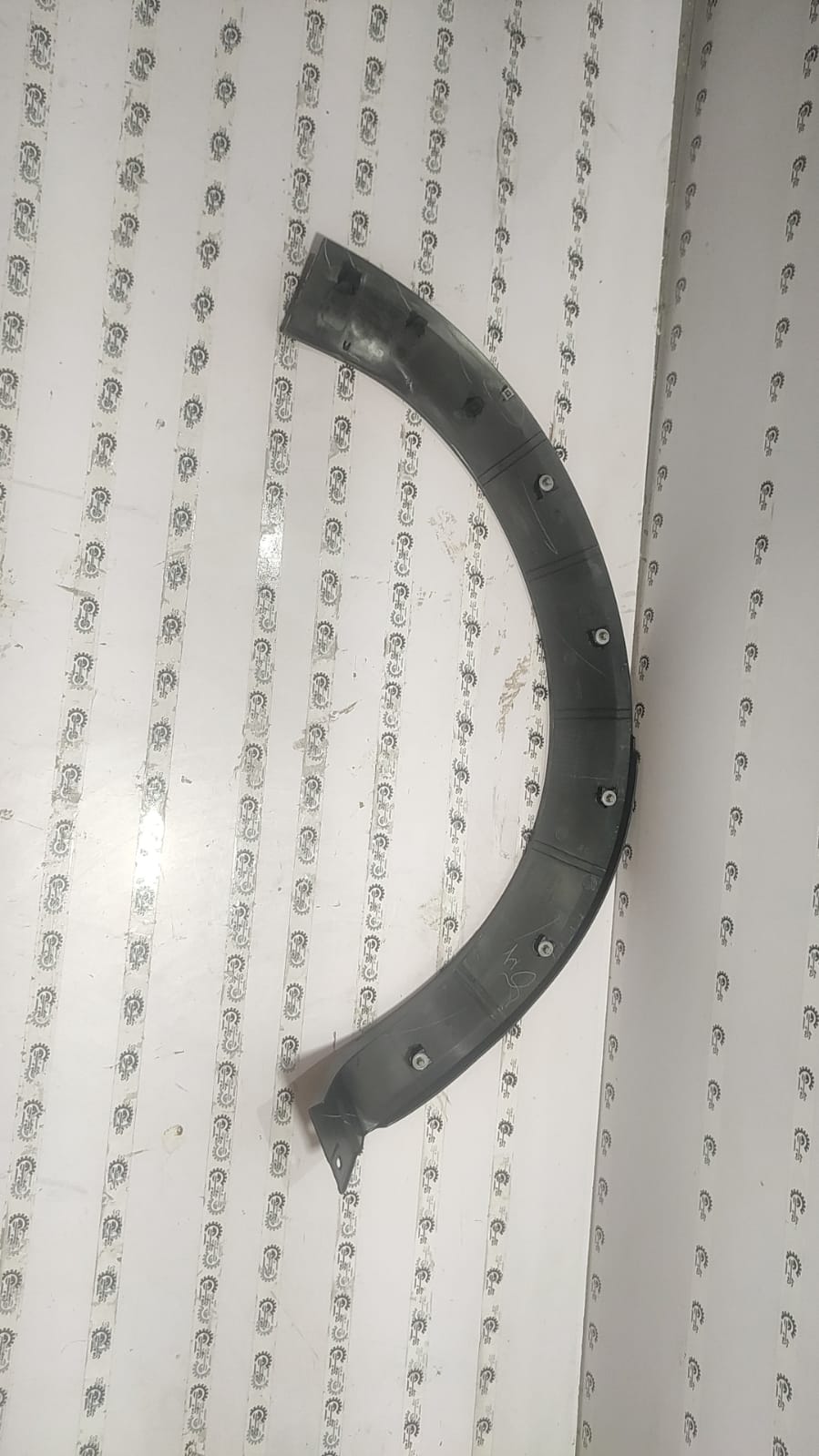 788A32462R - QUARTER PANEL GLIDING TRIBER REAR LH SIDE – CarTrends