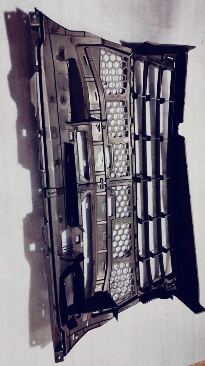 71721M60MA0-5PK LOWER RADIATOR GRILL ERTIGA TYPE 2 – CarTrends