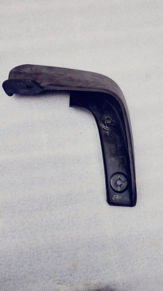 GUARD ASSY REAR WHEEL MUD LH I20 868411J500 – CarTrends