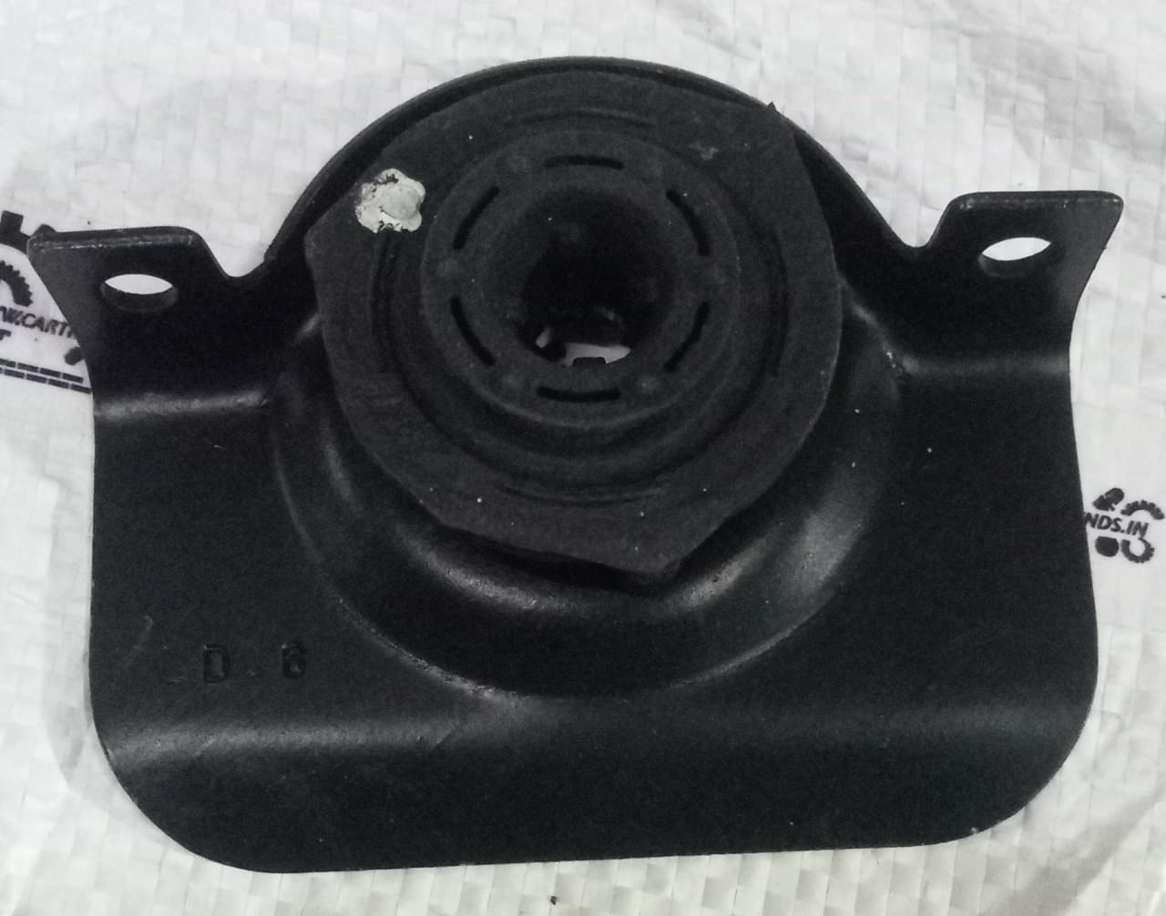 253320X000 - LOWER RADIATOR BRACKET I10 ERA – CarTrends