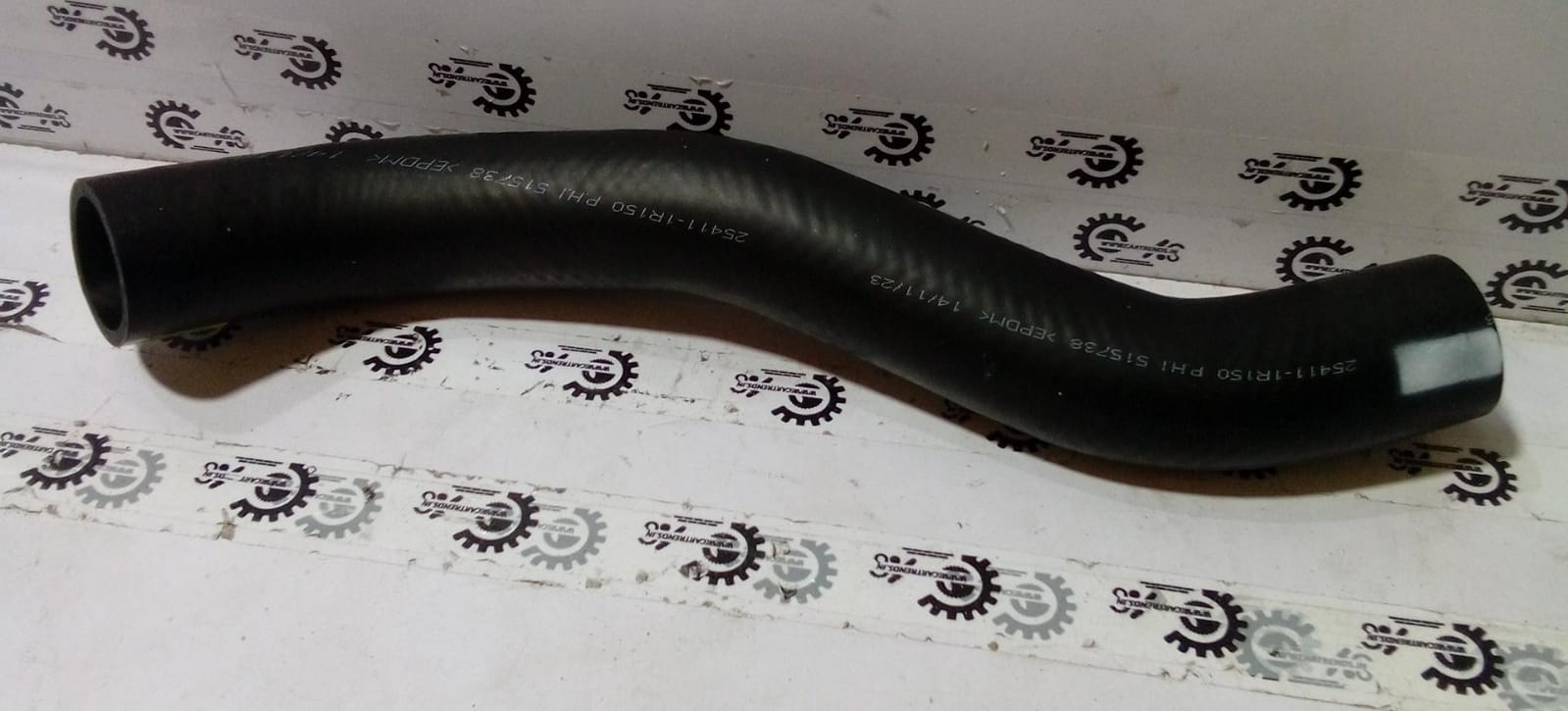 254111R150 - RADIATOR UPPER HOSE VERNA FLUIDIC – CarTrends