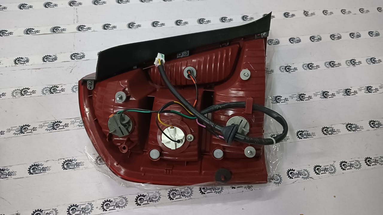 LIGHT REAR COMBINATION VERNA 3RD GEN RH 924020P000 – CarTrends
