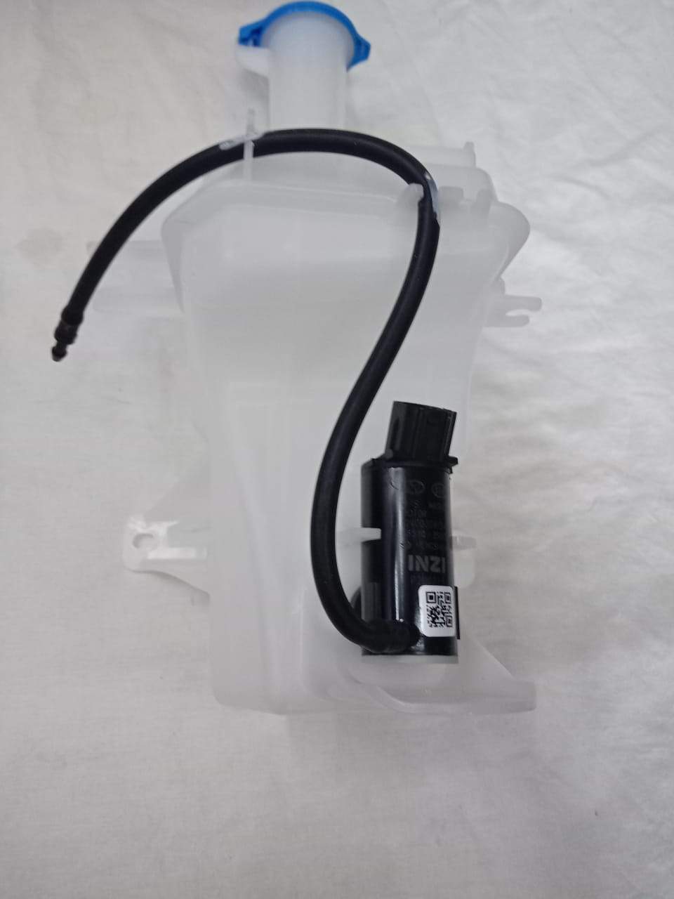 98610H6900 Wiper Bottle Verna Next Gen with Motor – CarTrends
