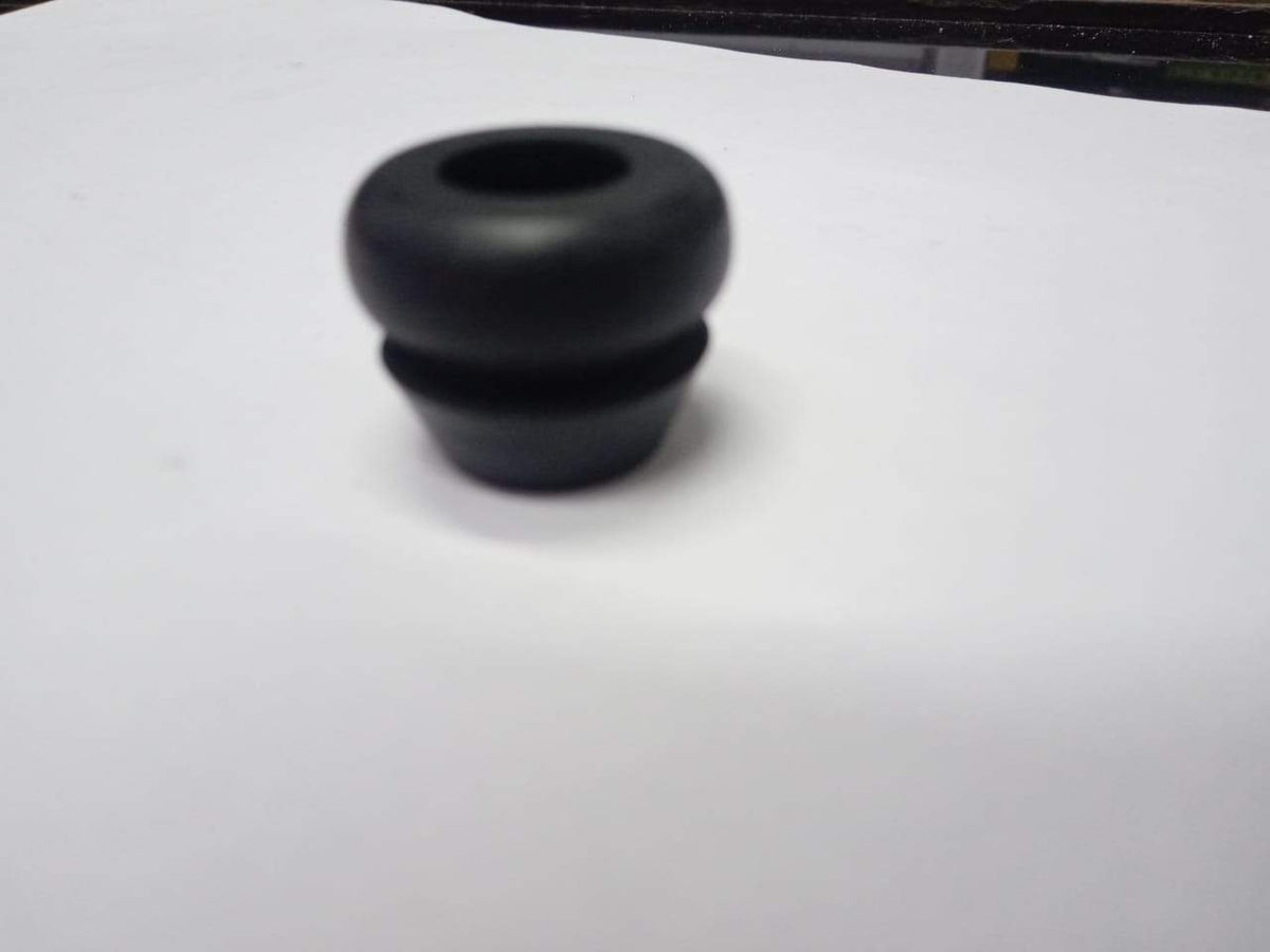 0313AAM00620N Insulator Bush KUV 100 – CarTrends