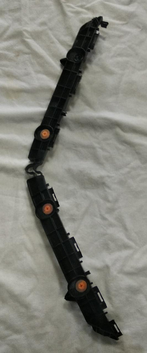 Rear Bumper Bracket Innova Crysta Left Side – CarTrends