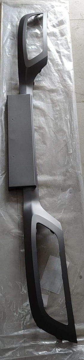 86569K3000 Lower Bumper Molding Venue – CarTrends