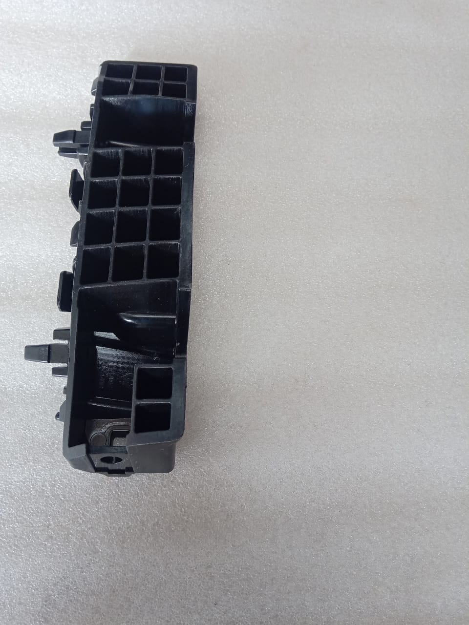 86551T7000 Bumper Bracket I 20 Front Left Side – CarTrends