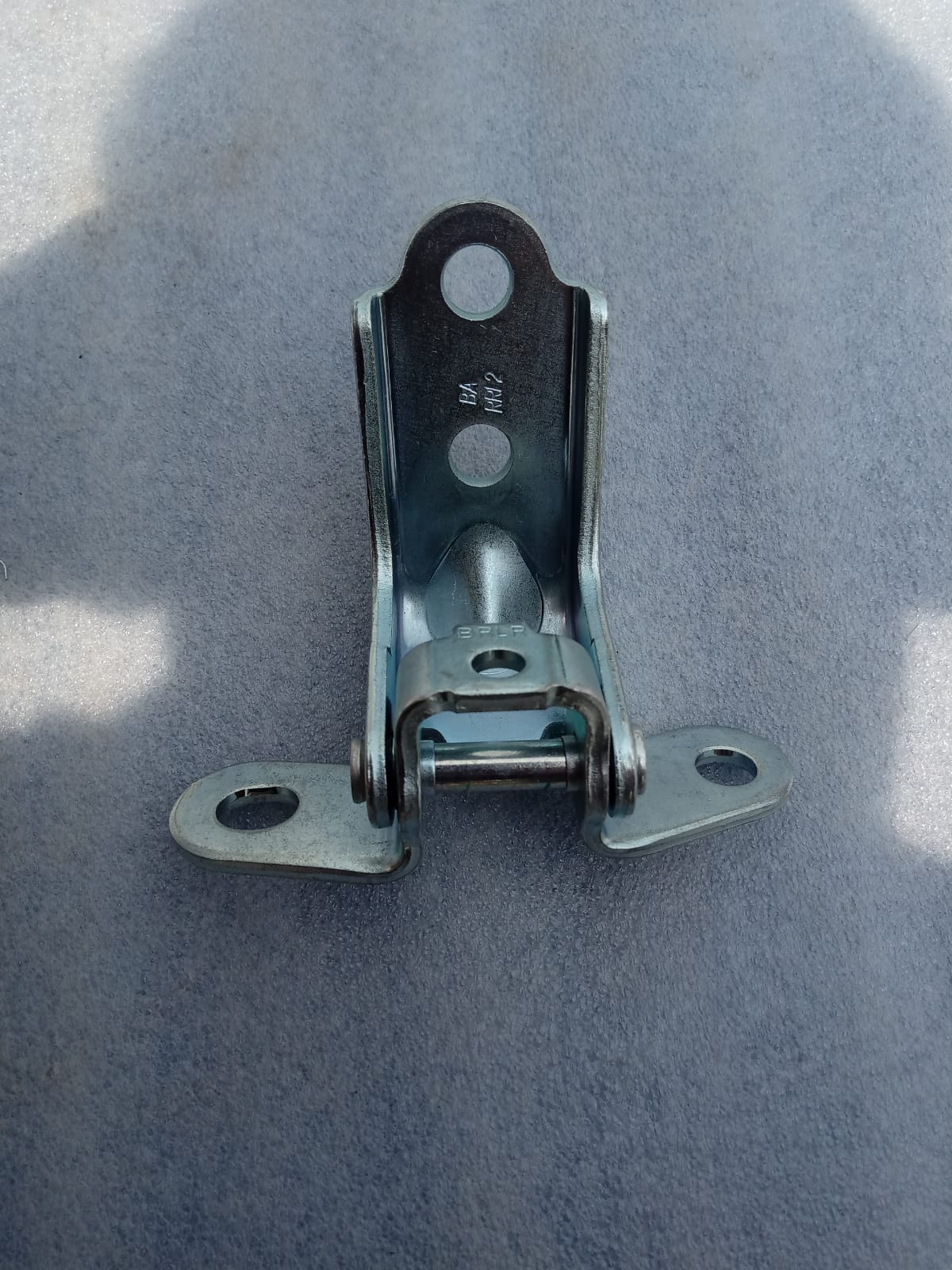 793202H000 Hinge Verna New Model Front Door Right Side – CarTrends