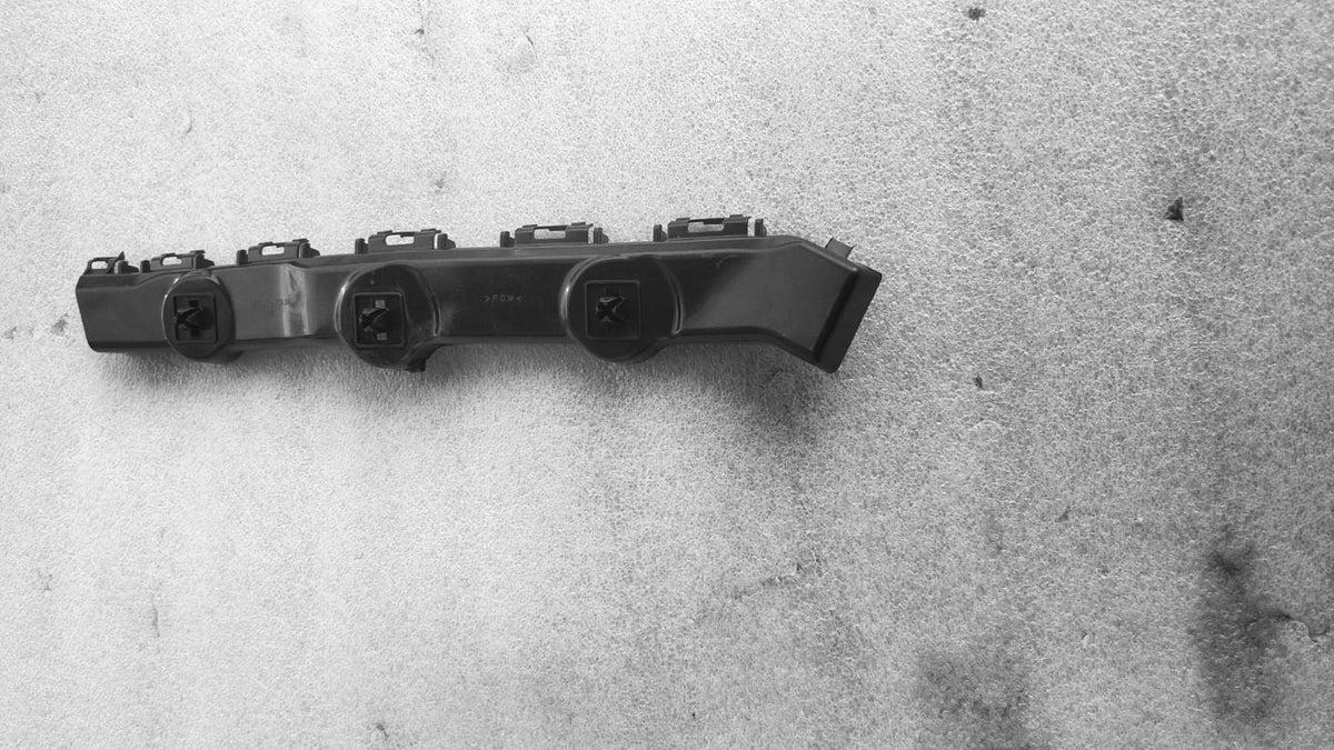 HOLDER RR BUMPER SIDE RH 71821M75L00 – CarTrends
