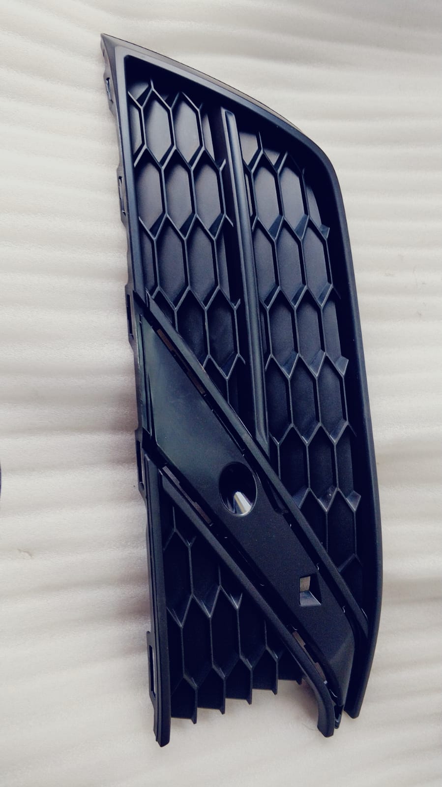 6RG898665K Fog Lamp Cover Polo Comfortline Left Side – CarTrends